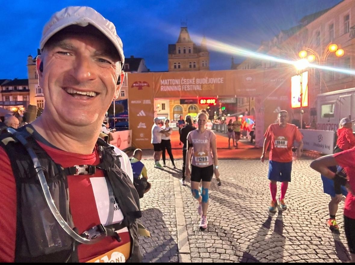Brilliant Medical Reaction Saved a Runner’s Life on the 30th ORLEN Prague Marathon | RunCzech